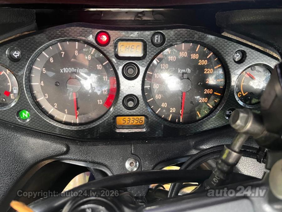 Zils Suzuki Hayabusa 2004 Tallina, ar dzinēja tilpumu 1.30 L un nobraukumu 53 tūkst. km par 4500 €, foto 6 vietnē AUTOMOTO.COM.LV