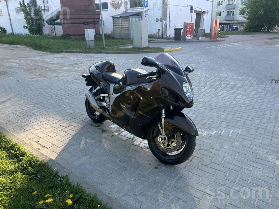 Сузуки Hayabusa 2004 в Салдус, объемом двигателя 1.30 л и пробегом 0 тыс. км за 4000 €, фото 1 на AUTOMOTO.COM.LV
