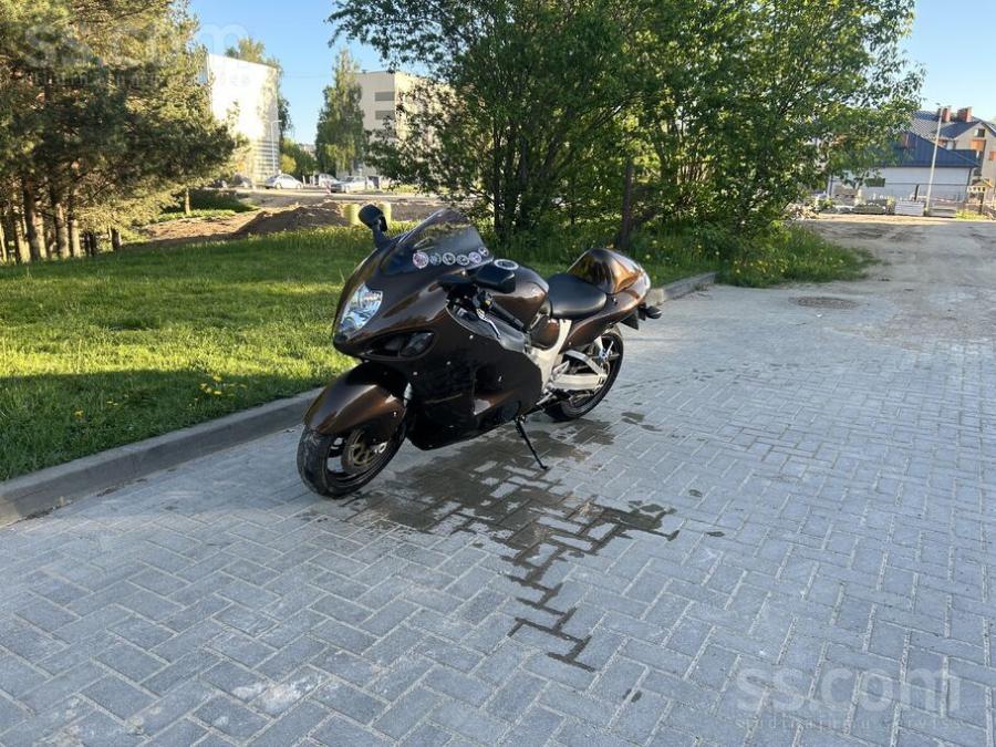 Сузуки Hayabusa 2004 в Салдус, объемом двигателя 1.30 л и пробегом 0 тыс. км за 4000 €, фото 3 на AUTOMOTO.COM.LV