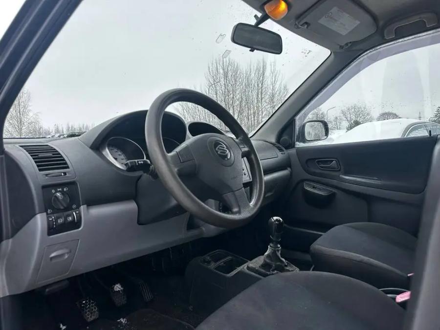 Black Suzuki Ignis 2005 in Jelgava, with an engine capacity of 1.20 L and mileage of 240 thousand km for 1300 €, photo 9 on AUTOMOTO.COM.LV
