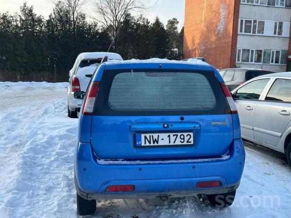 Zils Suzuki Ignis 2003 Preiļi, ar dzinēja tilpumu 1.30 L un nobraukumu 183 tūkst. km par 600 €, foto 3 vietnē AUTOMOTO.COM.LV