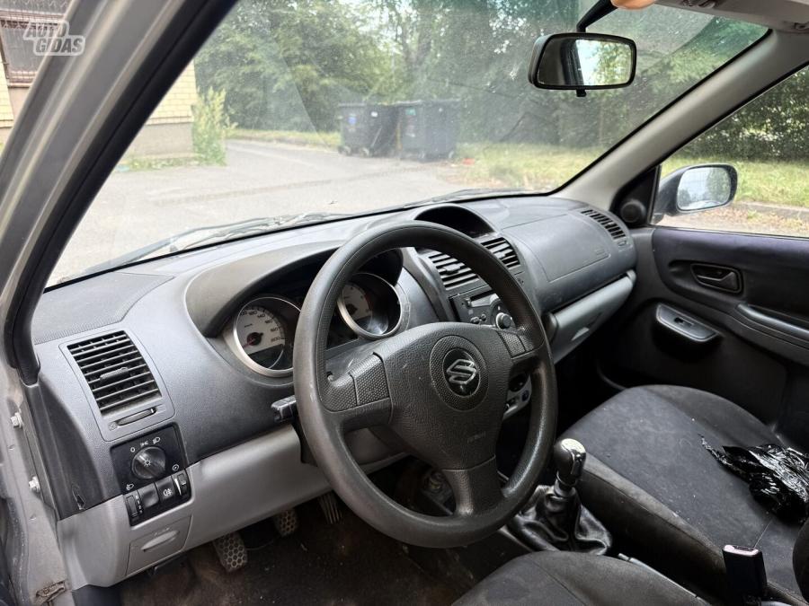 Suzuki Ignis 2004 in Vilnius, with an engine capacity of 1.30 L and mileage of 286 thousand km for 380 €, photo 6 on AUTOMOTO.COM.LV