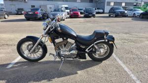 Black Suzuki Intruder 1988 in Vilnius, with an engine capacity of 1.40 L and mileage of 43 thousand km for 3100 €, photo 8 on AUTOMOTO.COM.LV
