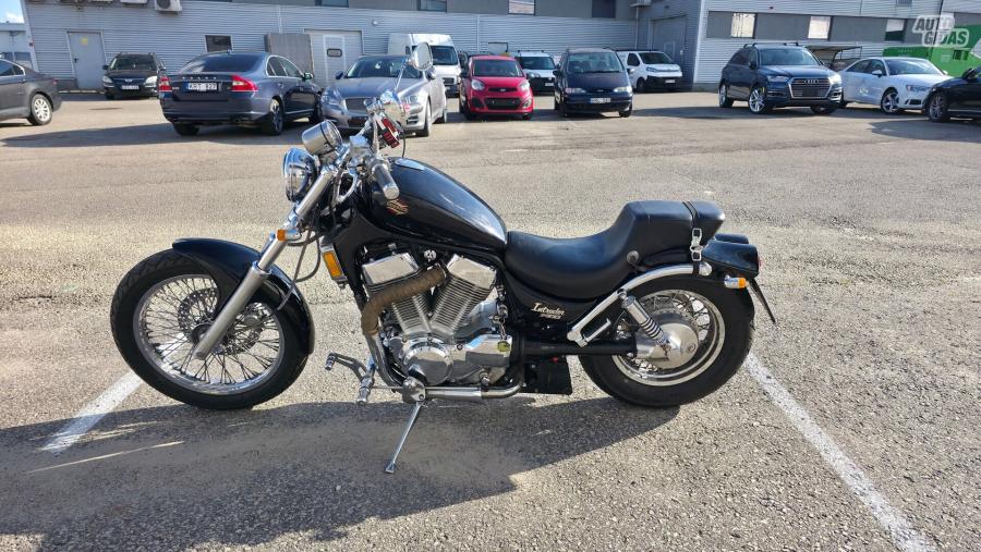 Black Suzuki Intruder 1988 in Vilnius, with an engine capacity of 1.40 L and mileage of 43 thousand km for 3100 €, photo 8 on AUTOMOTO.COM.LV