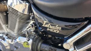 Black Suzuki Intruder 1988 in Vilnius, with an engine capacity of 1.40 L and mileage of 43 thousand km for 3100 €, photo 13 on AUTOMOTO.COM.LV