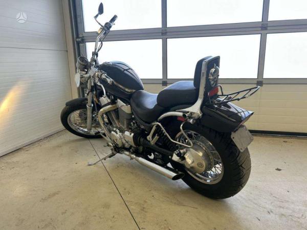 Melns Suzuki Intruder 1991 Radviliškis, ar dzinēja tilpumu 1.36 L un nobraukumu 62 tūkst. km par 2250 €, foto 3 vietnē AUTOMOTO.COM.LV