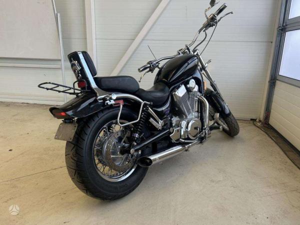 Melns Suzuki Intruder 1991 Radviliškis, ar dzinēja tilpumu 1.36 L un nobraukumu 62 tūkst. km par 2250 €, foto 4 vietnē AUTOMOTO.COM.LV
