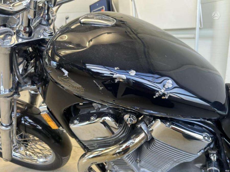 Black Suzuki Intruder 1991 in Radviliskis, with an engine capacity of 1.36 L and mileage of 62 thousand km for 2250 €, photo 18 on AUTOMOTO.COM.LV