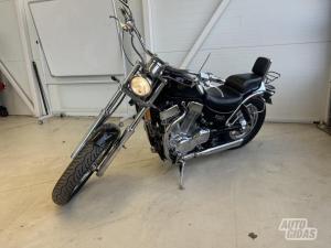 Melns Suzuki Intruder 1991 Radviliškis, ar dzinēja tilpumu 1.36 L un nobraukumu 62 tūkst. km par 2250 €, foto  vietnē AUTOMOTO.COM.LV