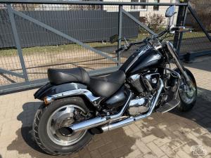 Melns Suzuki Intruder 1998 Kauņa, ar dzinēja tilpumu 1.50 L un nobraukumu 50 tūkst. km par 3100 €, foto 3 vietnē AUTOMOTO.COM.LV