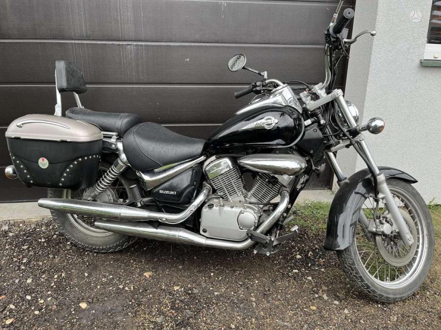 Black Suzuki Intruder 1998 in Alytus, with an engine capacity of 0.13 L and mileage of 8 thousand km for 2500 €, photo 1 on AUTOMOTO.COM.LV