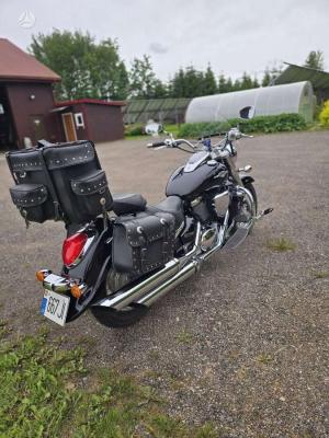 Black Suzuki Intruder 2009 in Prienai, with an engine capacity of 0.80 L and mileage of 19 thousand km for 3600 €, photo 3 on AUTOMOTO.COM.LV