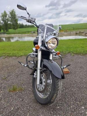 Black Suzuki Intruder 2009 in Prienai, with an engine capacity of 0.80 L and mileage of 19 thousand km for 3600 €, photo 4 on AUTOMOTO.COM.LV