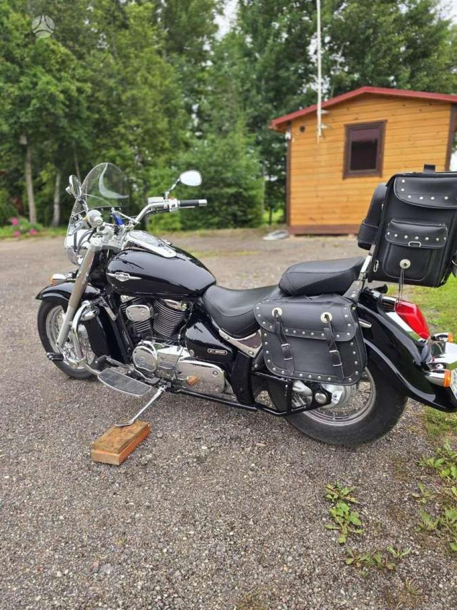 Black Suzuki Intruder 2009 in Prienai, with an engine capacity of 0.80 L and mileage of 19 thousand km for 3600 €, photo 5 on AUTOMOTO.COM.LV