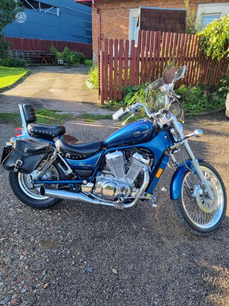 Blue Suzuki Intruder 1992 in Siauliai, with an engine capacity of 0.81 L and mileage of 45 thousand km for 3250 €, photo 1 on AUTOMOTO.COM.LV