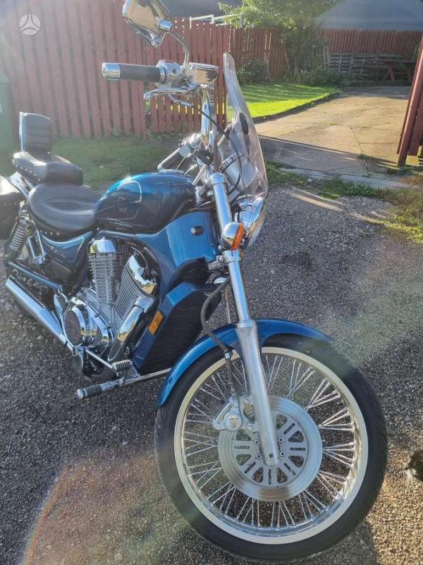 Suzuki Intruder 1992 in Siauliai on AUTOMOTO.COM.LV Blue Suzuki Intruder 1992 in Siauliai, with an engine capacity of 0.81 L and mileage of 45 thousand km for 3250 €, photo 4 on AUTOMOTO.COM.LV