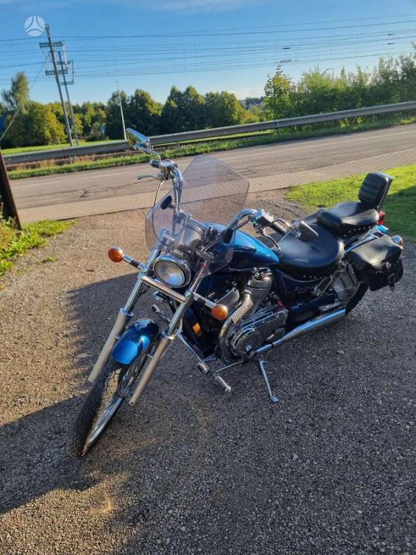 Suzuki Intruder 1992 in Siauliai on AUTOMOTO.COM.LV Blue Suzuki Intruder 1992 in Siauliai, with an engine capacity of 0.81 L and mileage of 45 thousand km for 3250 €, photo 5 on AUTOMOTO.COM.LV