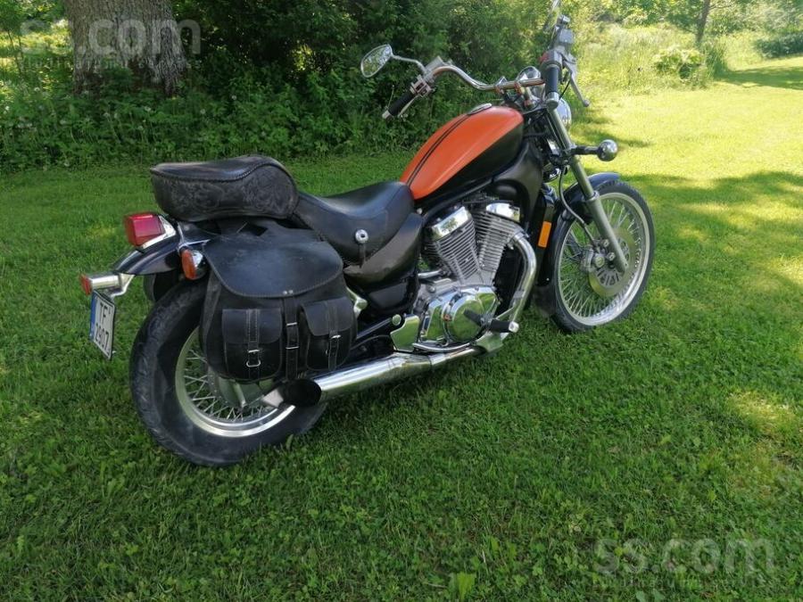 Suzuki Intruder 1999 in Cesis, with an engine capacity of 0.81 L and mileage of 0 thousand km for 2900 €, photo 1 on AUTOMOTO.COM.LV