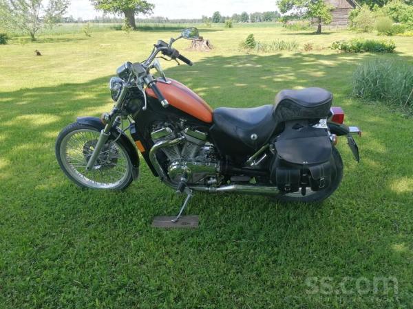 Suzuki Intruder 1999 in Cesis, with an engine capacity of 0.81 L and mileage of 0 thousand km for 2900 €, photo 2 on AUTOMOTO.COM.LV