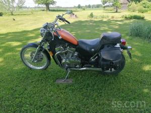 Suzuki Intruder 1999 in Cesis, with an engine capacity of 0.81 L and mileage of 0 thousand km for 2900 €, photo 3 on AUTOMOTO.COM.LV