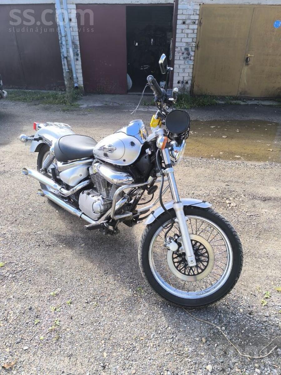 Suzuki Intruder 2000 Rīga, ar dzinēja tilpumu 0.13 L un nobraukumu 0 tūkst. km par 2200 €, foto 1 vietnē AUTOMOTO.COM.LV