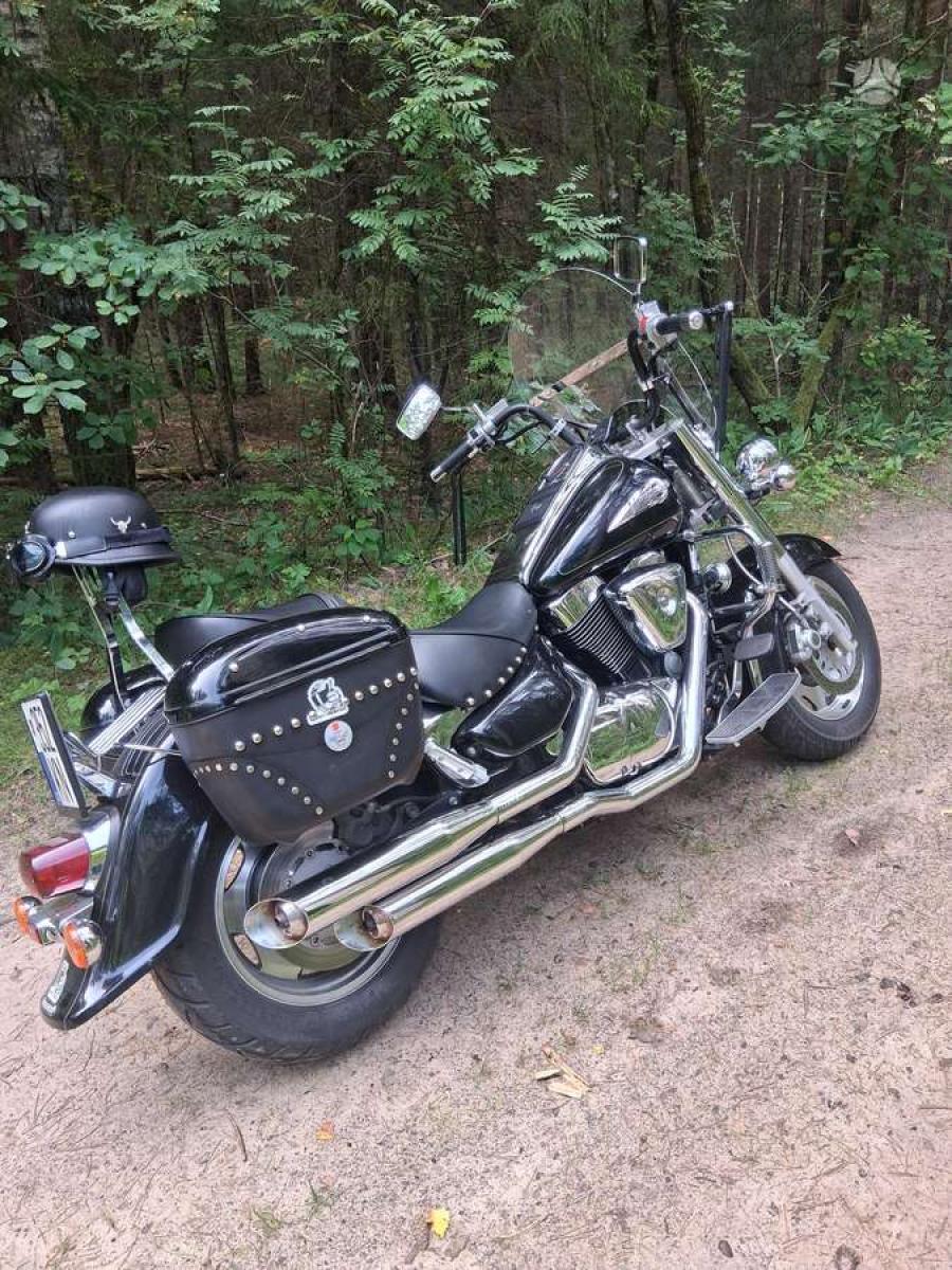 Suzuki Intruder 2000 in Kazlu Ruda, with an engine capacity of 1.50 L and mileage of 41 thousand km for 3050 €, photo 1 on AUTOMOTO.COM.LV