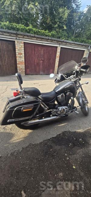 Suzuki Intruder 2000 Rīga, ar dzinēja tilpumu 1.40 L un nobraukumu 0 tūkst. km par 3350 €, foto 3 vietnē AUTOMOTO.COM.LV