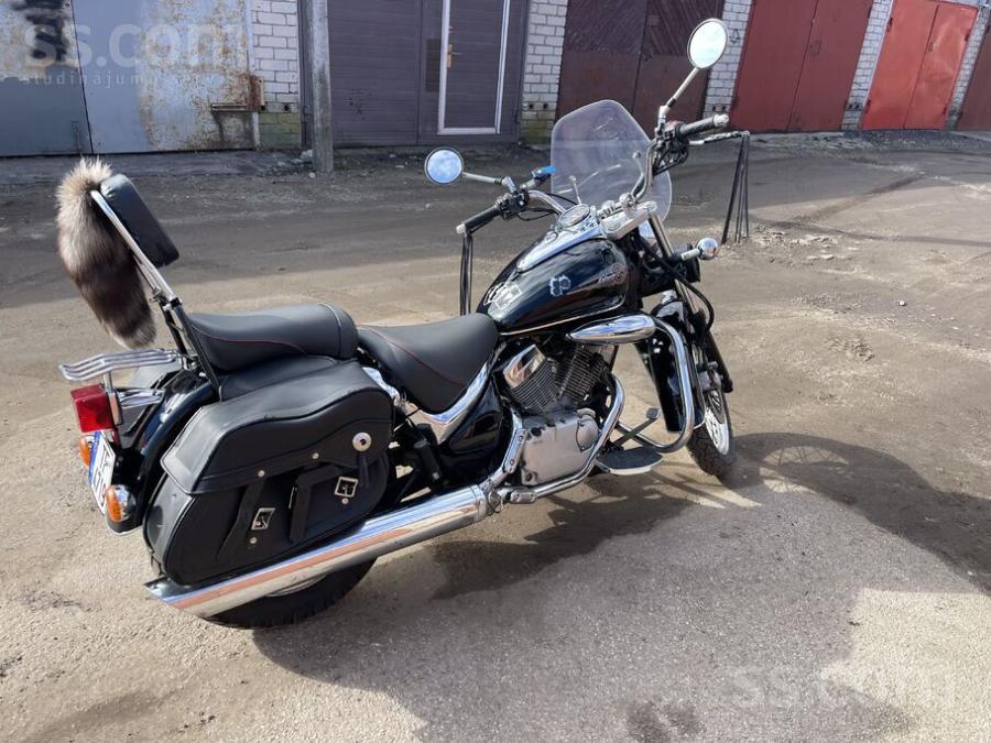 Suzuki Intruder 2005 Rīga, ar dzinēja tilpumu 0.13 L un nobraukumu 0 tūkst. km par 3500 €, foto 6 vietnē AUTOMOTO.COM.LV
