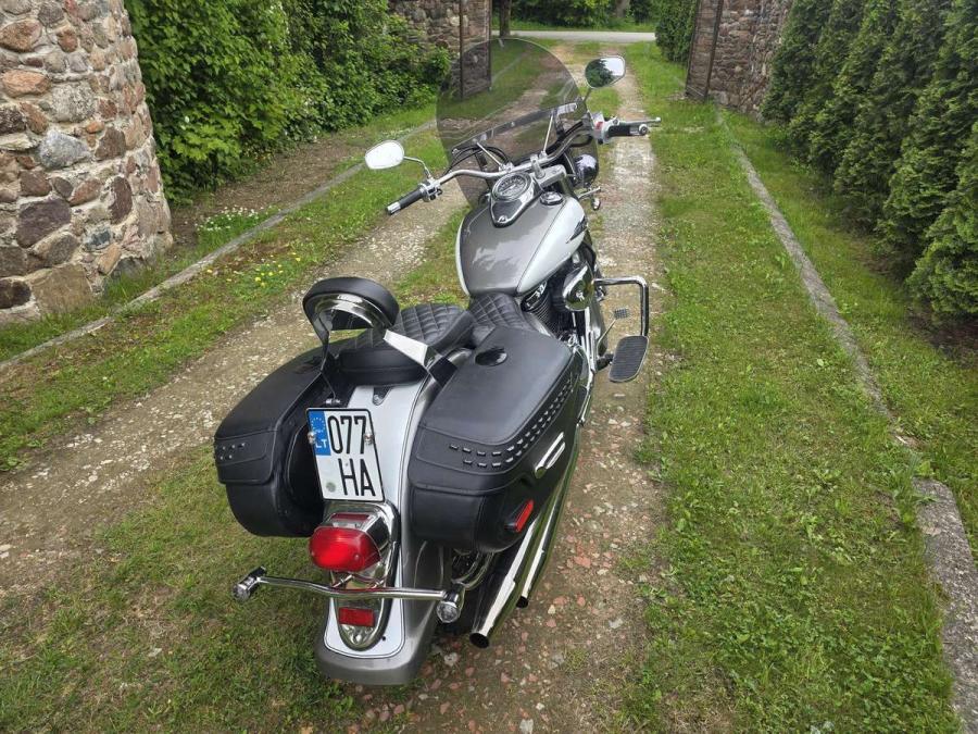 Suzuki Intruder 2005 in Kursenai, with an engine capacity of 0.80 L and mileage of 31 thousand km for 4800 €, photo 3 on AUTOMOTO.COM.LV