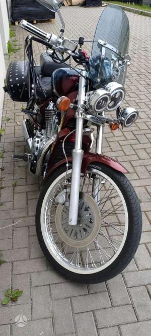 Red Suzuki Intruder 1995 in Kaunas, with an engine capacity of 0.80 L and mileage of 30 thousand km for 3600 €, photo 7 on AUTOMOTO.COM.LV