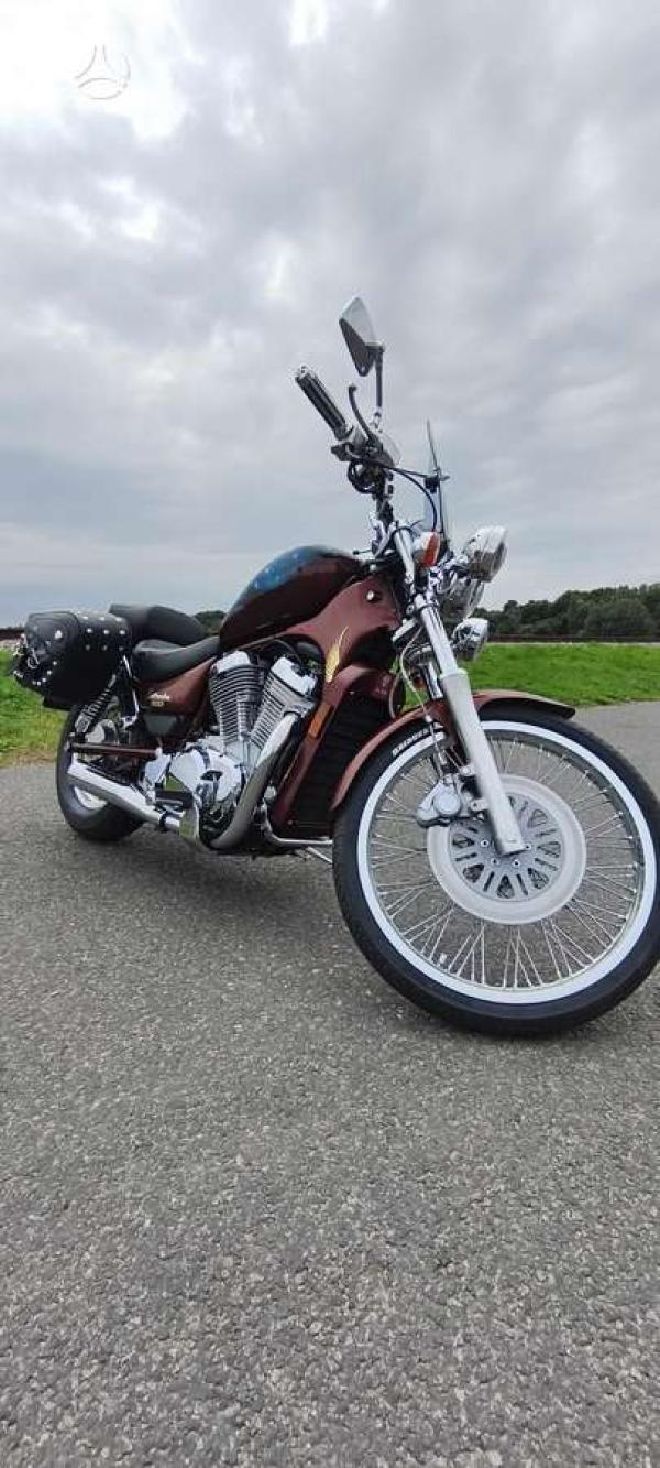 Suzuki Intruder 1995 in Kaunas on AUTOMOTO.COM.LV Red Suzuki Intruder 1995 in Kaunas, with an engine capacity of 0.81 L and mileage of 30 thousand km for 3250 €, photo 1 on AUTOMOTO.COM.LV