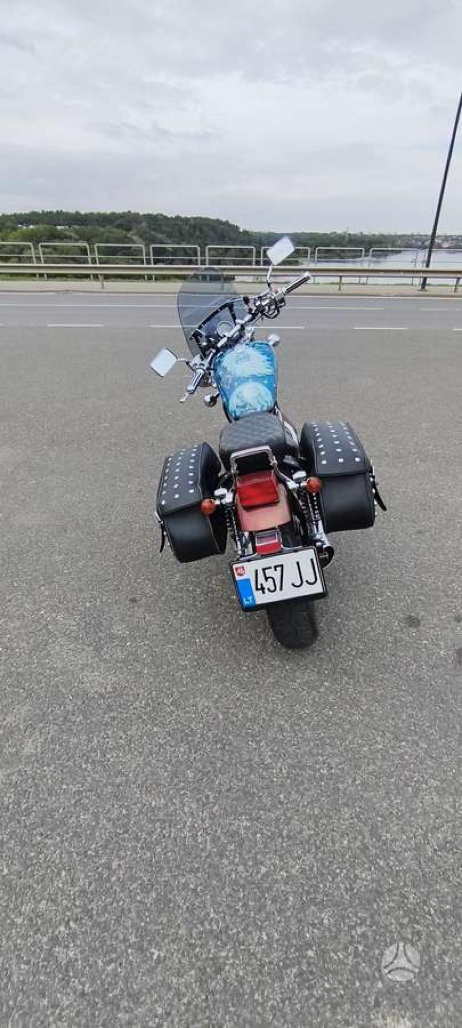 Red Suzuki Intruder 1995 in Kaunas, with an engine capacity of 0.81 L and mileage of 30 thousand km for 3250 €, photo 6 on AUTOMOTO.COM.LV