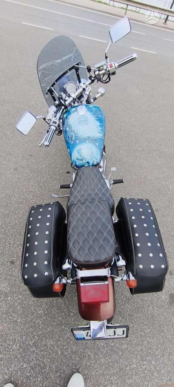 Suzuki Intruder 1995 in Kaunas on AUTOMOTO.COM.LV Red Suzuki Intruder 1995 in Kaunas, with an engine capacity of 0.81 L and mileage of 30 thousand km for 3250 €, photo 8 on AUTOMOTO.COM.LV