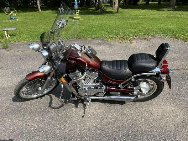 Red Suzuki Intruder 1996 in Pakruojis, with an engine capacity of 0.80 L and mileage of 19 thousand km for 3000 €, photo 3 on AUTOMOTO.COM.LV