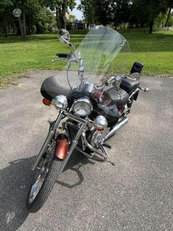 Red Suzuki Intruder 1996 in Pakruojis, with an engine capacity of 0.80 L and mileage of 19 thousand km for 3000 €, photo 5 on AUTOMOTO.COM.LV