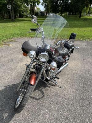 Red Suzuki Intruder 1996 in Pakruojis, with an engine capacity of 0.80 L and mileage of 19 thousand km for 3000 €, photo 6 on AUTOMOTO.COM.LV