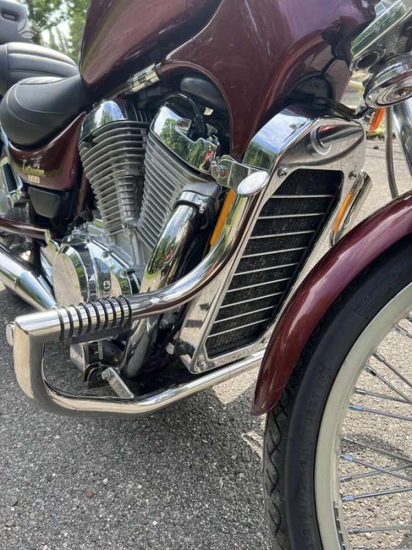 Red Suzuki Intruder 1996 in Pakruojis, with an engine capacity of 0.80 L and mileage of 19 thousand km for 3000 €, photo 9 on AUTOMOTO.COM.LV