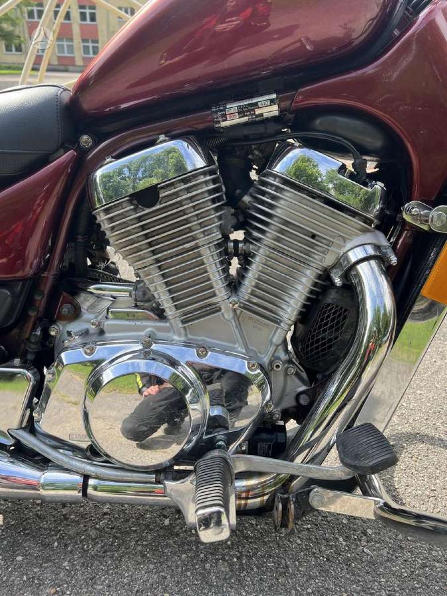 Red Suzuki Intruder 1996 in Pakruojis, with an engine capacity of 0.80 L and mileage of 19 thousand km for 3000 €, photo 14 on AUTOMOTO.COM.LV
