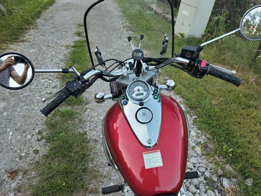 Red Suzuki Intruder 1999 in Vilnius, with an engine capacity of 0.13 L and mileage of 30 thousand km for 3400 €, photo 6 on AUTOMOTO.COM.LV