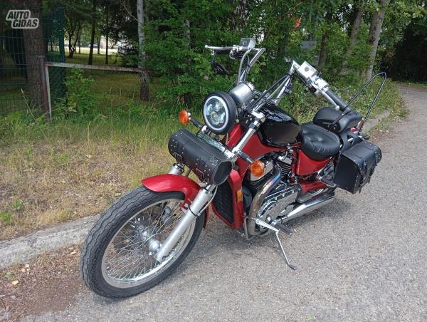 Red Suzuki Intruder 2002 in Telschi, with an engine capacity of 0.80 L and mileage of 0 thousand km for 2500 €, photo 1 on AUTOMOTO.COM.LV