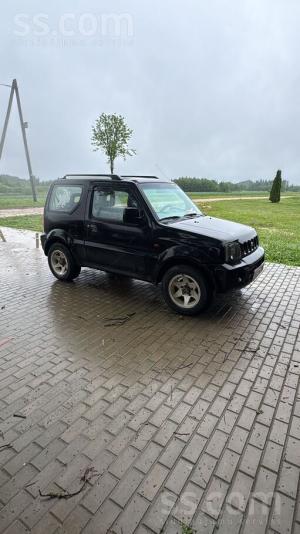 Black Suzuki Jimny 2000 in Saldus, with an engine capacity of 1.30 L and mileage of 340 thousand km for 3100 €, photo  on AUTOMOTO.COM.LV