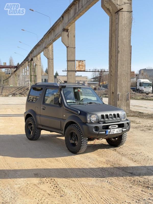 Melns Suzuki Jimny 2002 Panevēža, ar dzinēja tilpumu 1.60 L un nobraukumu 218 tūkst. km par 6000 €, foto 1 vietnē AUTOMOTO.COM.LV