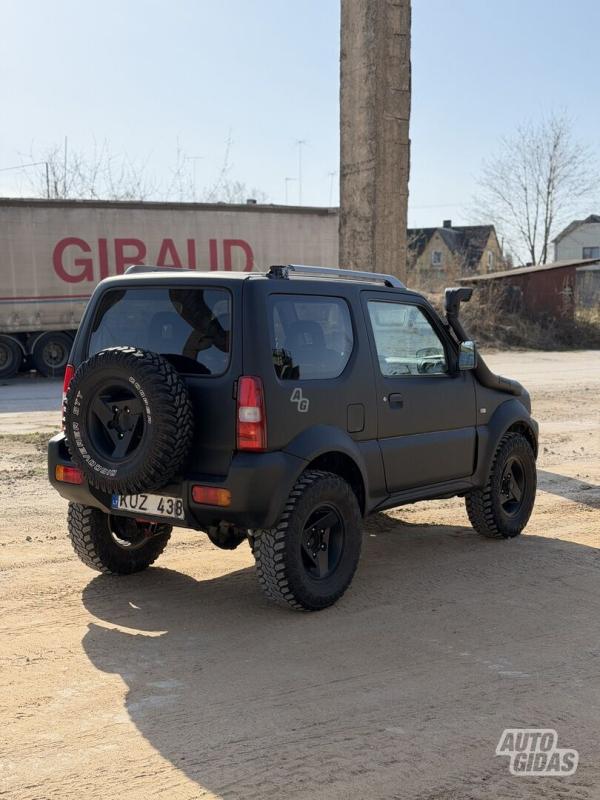 Melns Suzuki Jimny 2002 Panevēža, ar dzinēja tilpumu 1.60 L un nobraukumu 218 tūkst. km par 6000 €, foto 7 vietnē AUTOMOTO.COM.LV