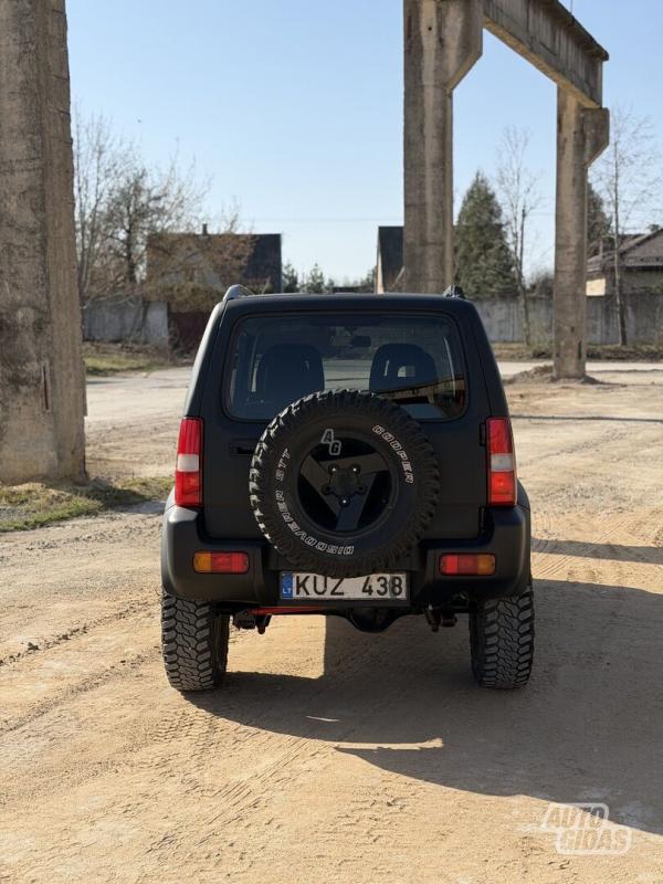 Melns Suzuki Jimny 2002 Panevēža, ar dzinēja tilpumu 1.60 L un nobraukumu 218 tūkst. km par 6000 €, foto 8 vietnē AUTOMOTO.COM.LV