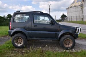 Melns Suzuki Jimny 2004 Tartu, ar dzinēja tilpumu 1.30 L un nobraukumu 196 tūkst. km par 4400 €, foto 9 vietnē AUTOMOTO.COM.LV