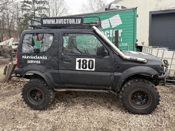 Melns Suzuki Jimny 2006 Rīga, ar dzinēja tilpumu 1.60 L un nobraukumu 160 tūkst. km par 6900 €, foto 2 vietnē AUTOMOTO.COM.LV