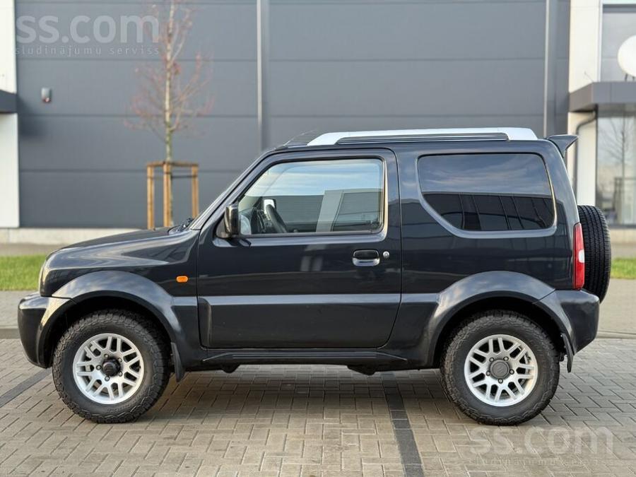 Melns Suzuki Jimny 2009 Rīga, ar dzinēja tilpumu 1.30 L un nobraukumu 148 tūkst. km par 9900 €, foto 2 vietnē AUTOMOTO.COM.LV
