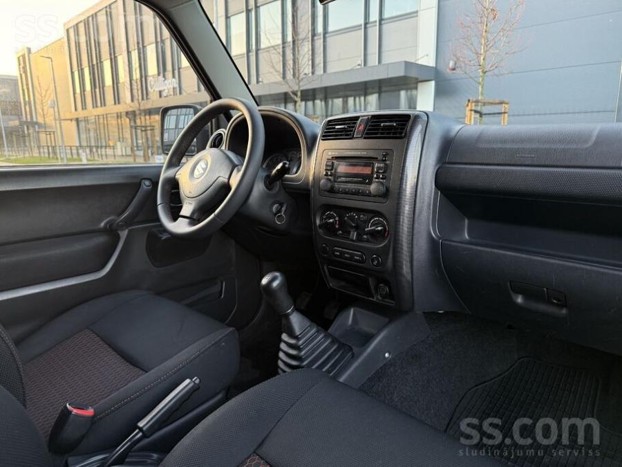 Melns Suzuki Jimny 2009 Rīga, ar dzinēja tilpumu 1.30 L un nobraukumu 148 tūkst. km par 9900 €, foto 11 vietnē AUTOMOTO.COM.LV