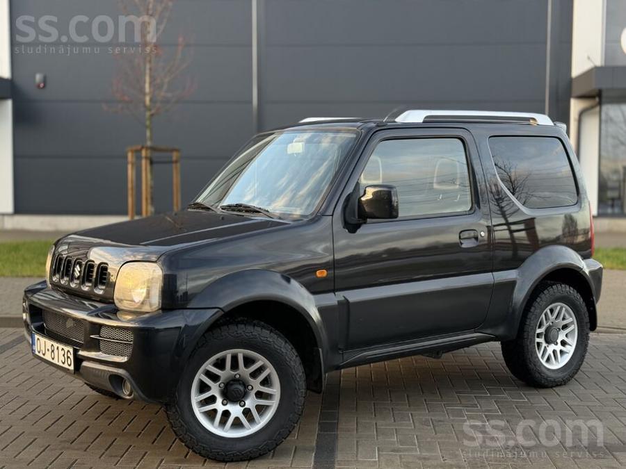 Black Suzuki Jimny 2009 in Riga, with an engine capacity of 1.30 L and mileage of 148 thousand km for 8750 €, photo 1 on AUTOMOTO.COM.LV