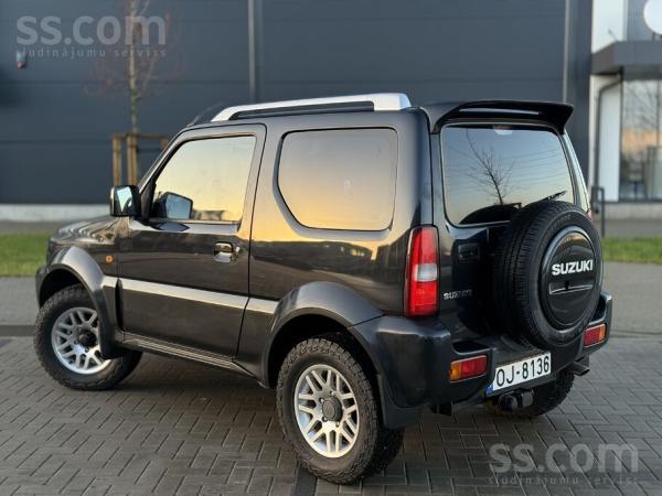 Melns Suzuki Jimny 2009 Rīga, ar dzinēja tilpumu 1.30 L un nobraukumu 148 tūkst. km par 8750 €, foto 3 vietnē AUTOMOTO.COM.LV
